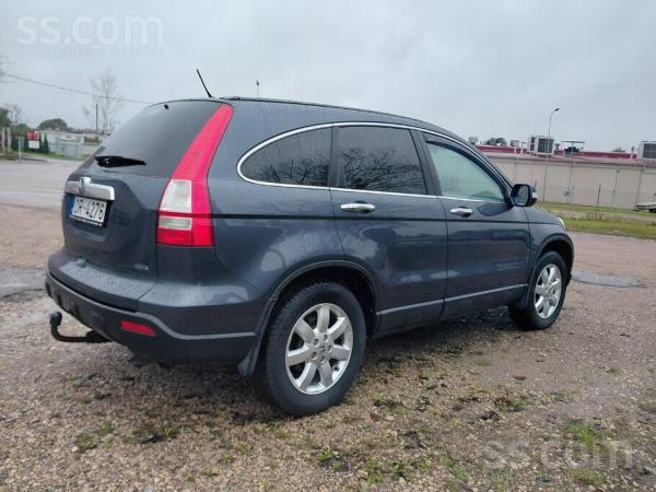 Grey Honda CR-V 2009 in Rezekne, with an engine capacity of 2.20 L and mileage of 0 thousand km for 4950 €, photo 4 on AUTOMOTO.COM.LV