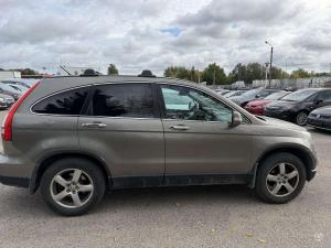 Grey Honda CR-V 2009 in Marijampole, with an engine capacity of 2.00 L and mileage of 253 thousand km for 3250 €, photo 4 on AUTOMOTO.COM.LV