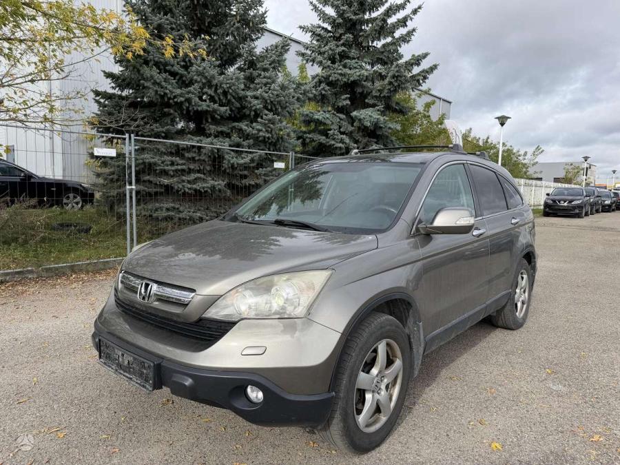 Grey Honda CR-V 2009 in Marijampole, with an engine capacity of 2.00 L and mileage of 253 thousand km for 3250 €, photo 8 on AUTOMOTO.COM.LV