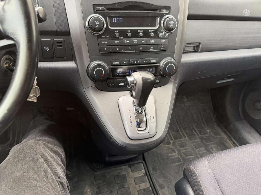 Grey Honda CR-V 2009 in Marijampole, with an engine capacity of 2.00 L and mileage of 253 thousand km for 3250 €, photo 12 on AUTOMOTO.COM.LV