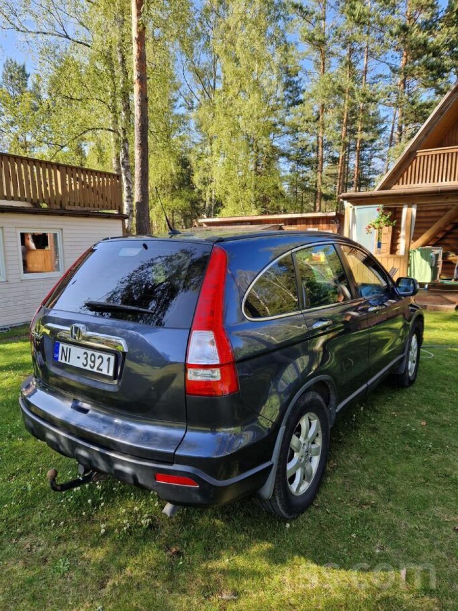Grey Honda CR-V 2009 in Riga, with an engine capacity of 2.20 L and mileage of 270 thousand km for 4800 €, photo 7 on AUTOMOTO.COM.LV