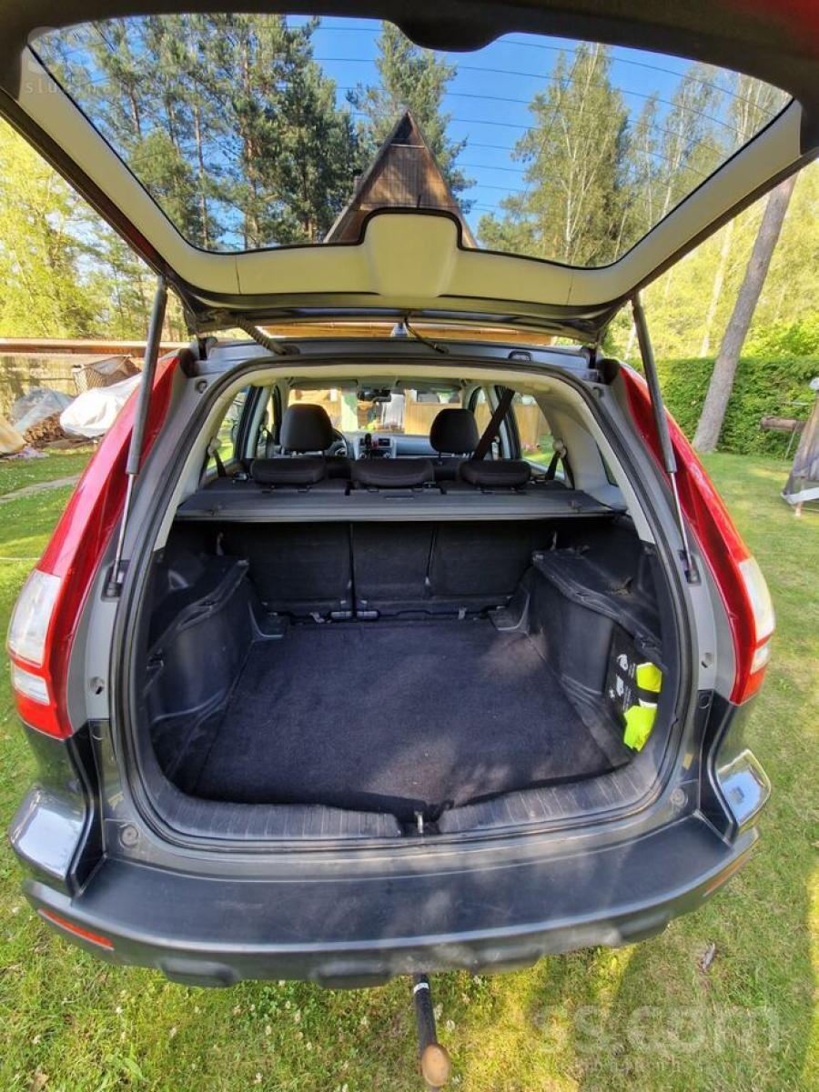 Grey Honda CR-V 2009 in Riga, with an engine capacity of 2.20 L and mileage of 270 thousand km for 4800 €, photo 10 on AUTOMOTO.COM.LV