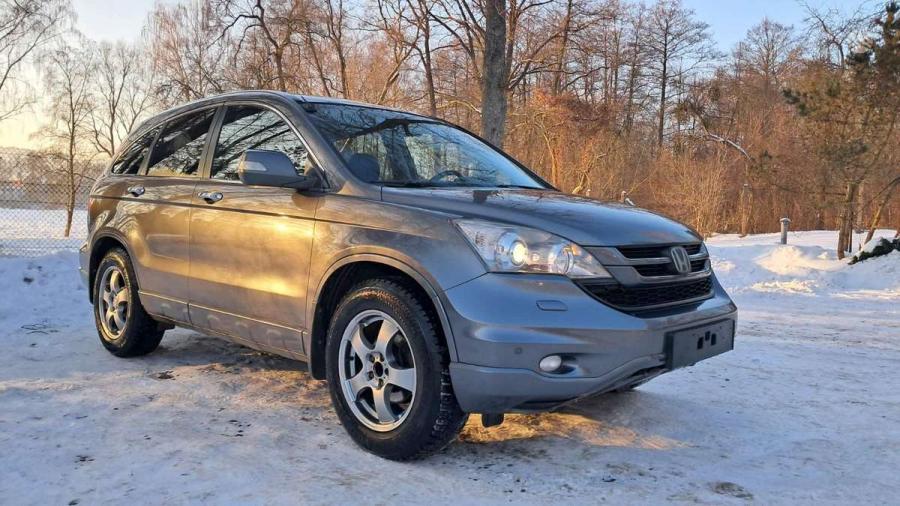 Grey Honda CR-V 2010 in Prienai, with an engine capacity of 2.00 L and mileage of 289 thousand km for 5699 €, photo 3 on AUTOMOTO.COM.LV