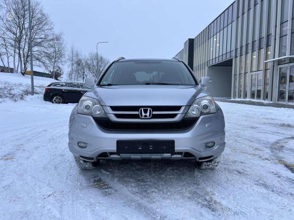 Pelēks Honda CR-V 2010 Viļņa, ar dzinēja tilpumu 2.20 L un nobraukumu 280 tūkst. km par 6450 €, foto 3 vietnē AUTOMOTO.COM.LV