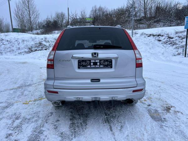 Pelēks Honda CR-V 2010 Viļņa, ar dzinēja tilpumu 2.20 L un nobraukumu 280 tūkst. km par 6450 €, foto 6 vietnē AUTOMOTO.COM.LV