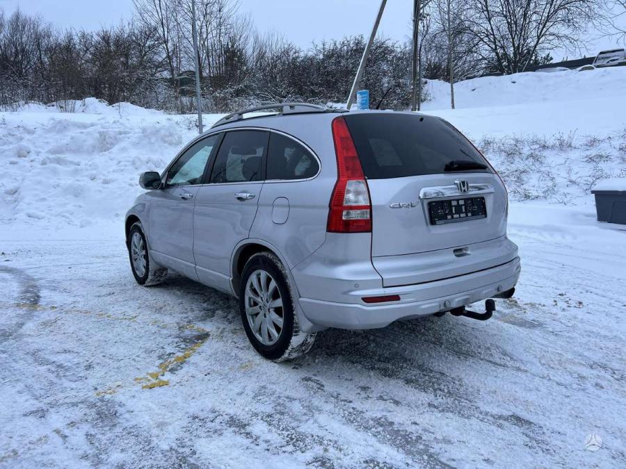 Grey Honda CR-V 2010 in Vilnius, with an engine capacity of 2.20 L and mileage of 280 thousand km for 6450 €, photo 7 on AUTOMOTO.COM.LV