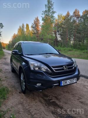 Pelēks Honda CR-V 2010 Daugavpils, ar dzinēja tilpumu 2.20 L un nobraukumu 248 tūkst. km par 7800 €, foto 3 vietnē AUTOMOTO.COM.LV