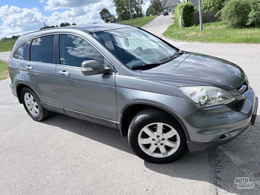 Grey Honda CR-V 2010 in Siauliai, with an engine capacity of 2.20 L and mileage of 289 thousand km for 6500 €, photo 5 on AUTOMOTO.COM.LV