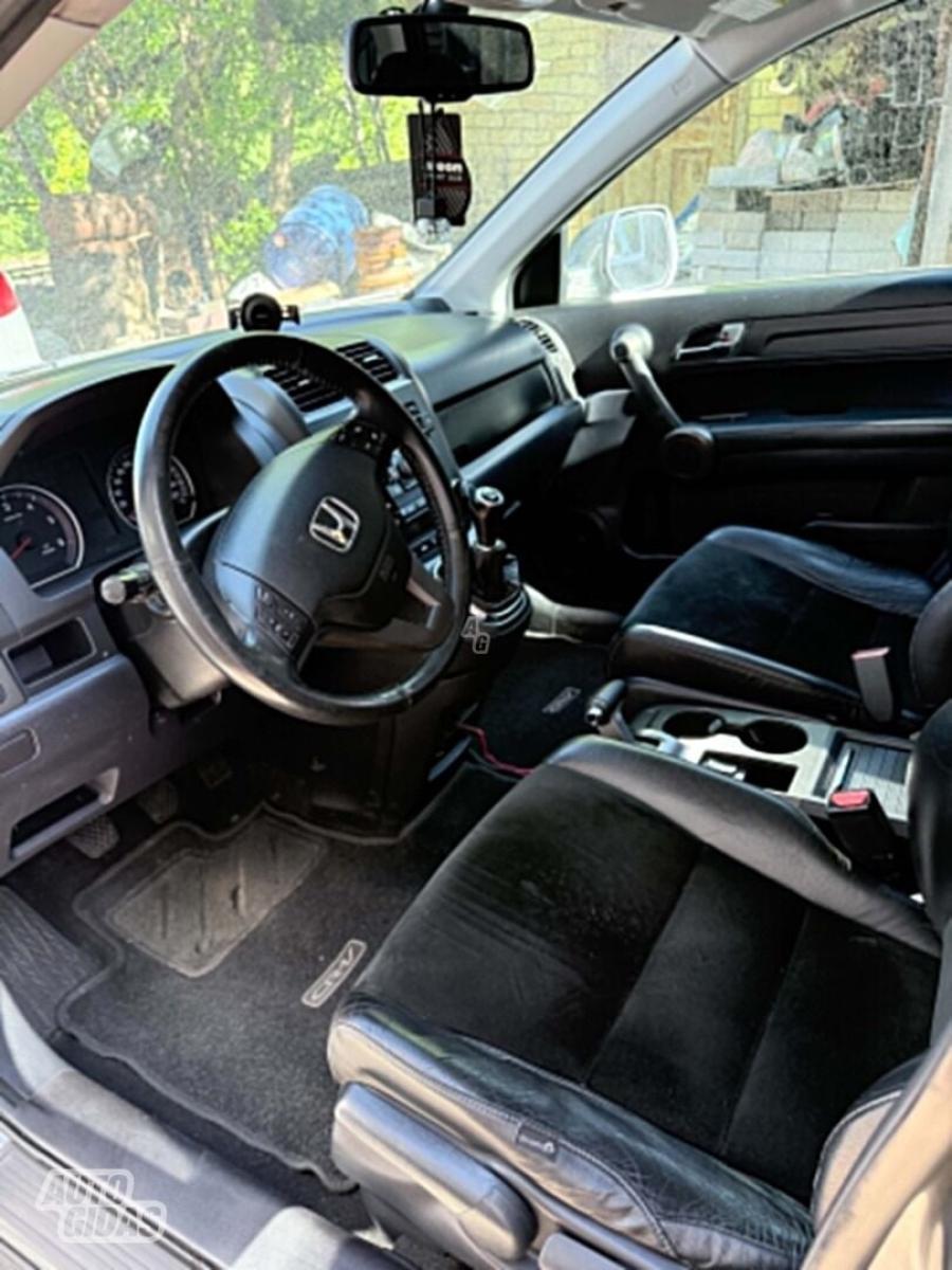 Grey Honda CR-V 2010 in Siauliai, with an engine capacity of 2.20 L and mileage of 289 thousand km for 6500 €, photo 10 on AUTOMOTO.COM.LV