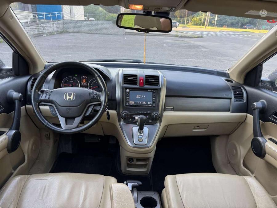 Grey Honda CR-V 2010 in Vilnius, with an engine capacity of 2.20 L and mileage of 325 thousand km for 6200 €, photo 10 on AUTOMOTO.COM.LV