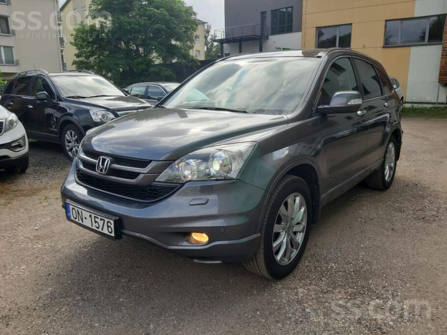 Grey Honda CR-V 2010 in Daugavpils, with an engine capacity of 2.20 L and mileage of 0 thousand km for 7450 €, photo 4 on AUTOMOTO.COM.LV