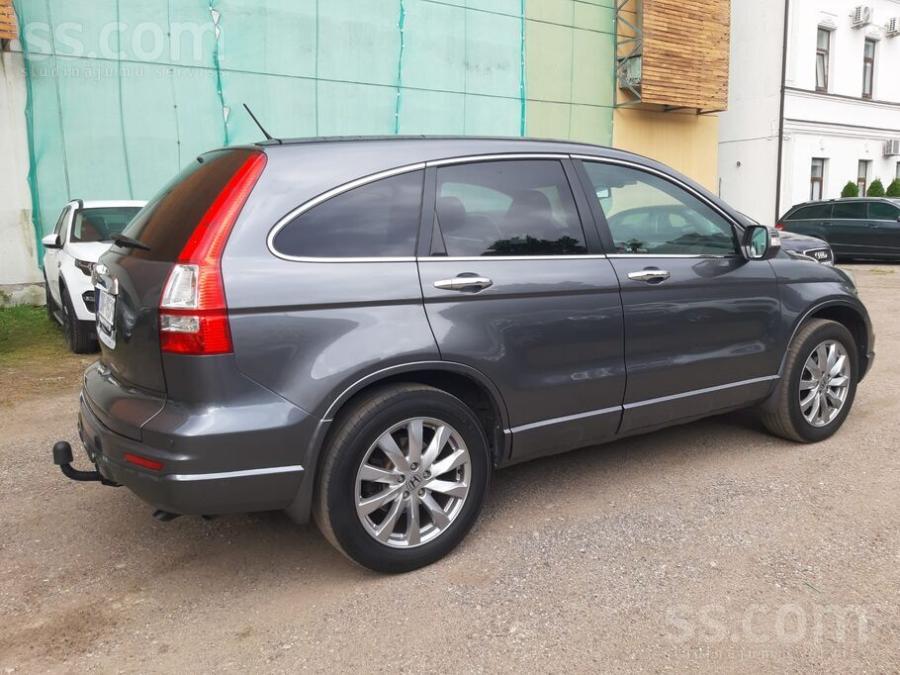 Grey Honda CR-V 2010 in Daugavpils, with an engine capacity of 2.20 L and mileage of 0 thousand km for 7450 €, photo 7 on AUTOMOTO.COM.LV