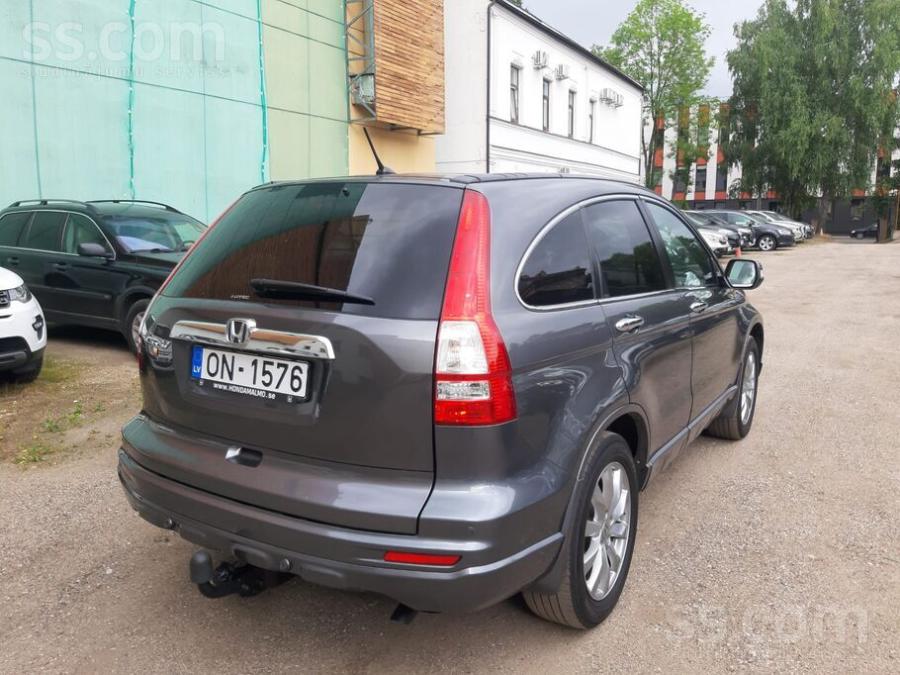 Grey Honda CR-V 2010 in Daugavpils, with an engine capacity of 2.20 L and mileage of 0 thousand km for 7450 €, photo 8 on AUTOMOTO.COM.LV