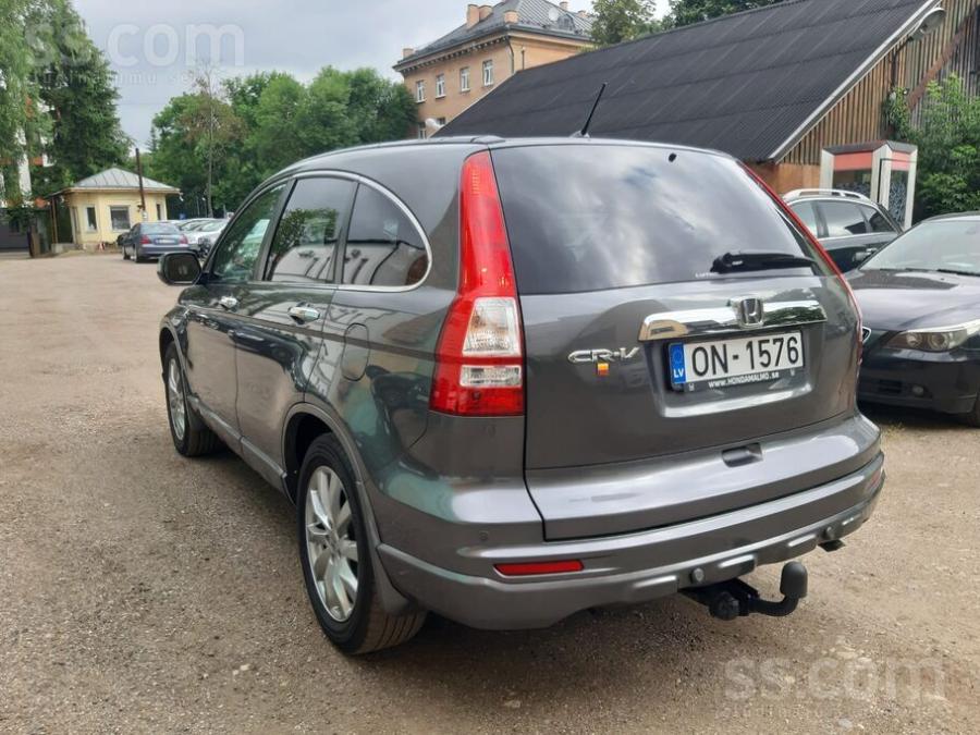 Grey Honda CR-V 2010 in Daugavpils, with an engine capacity of 2.20 L and mileage of 0 thousand km for 7450 €, photo 10 on AUTOMOTO.COM.LV
