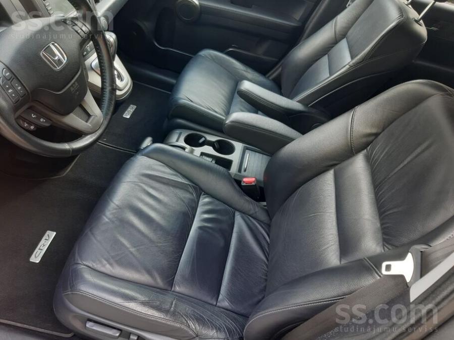 Grey Honda CR-V 2010 in Daugavpils, with an engine capacity of 2.20 L and mileage of 0 thousand km for 7450 €, photo 13 on AUTOMOTO.COM.LV