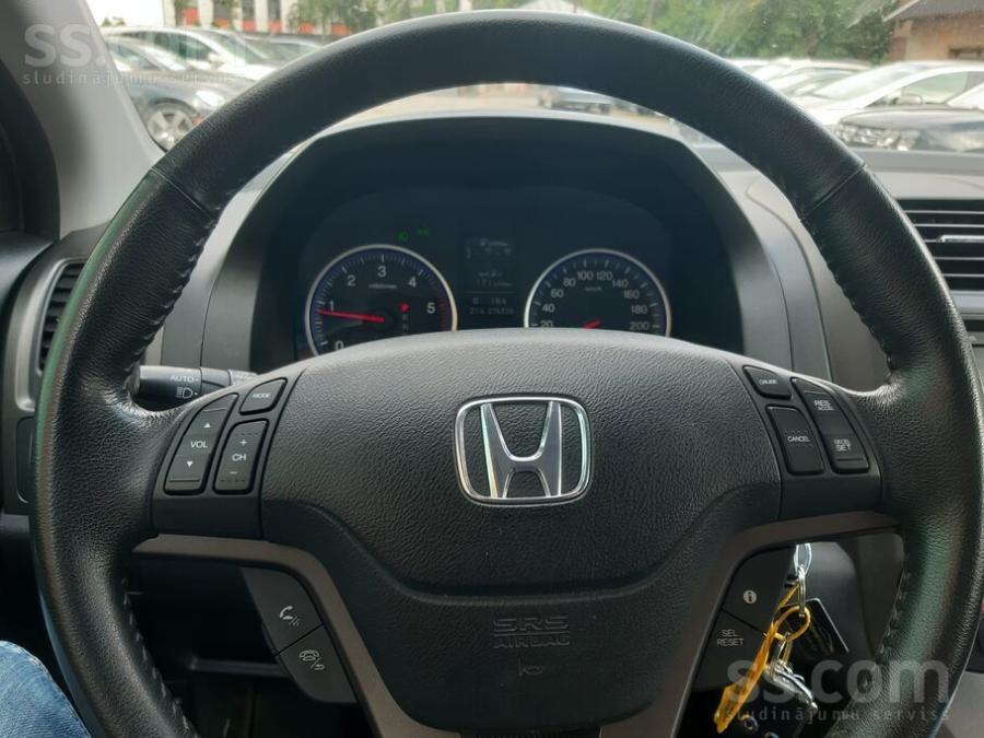 Grey Honda CR-V 2010 in Daugavpils, with an engine capacity of 2.20 L and mileage of 0 thousand km for 7450 €, photo 19 on AUTOMOTO.COM.LV