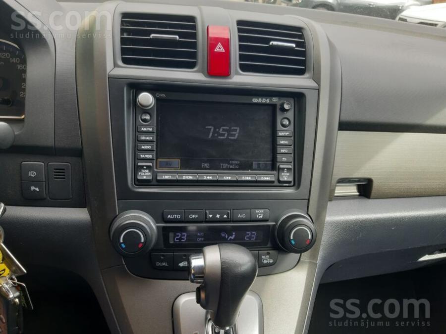 Grey Honda CR-V 2010 in Daugavpils, with an engine capacity of 2.20 L and mileage of 0 thousand km for 7450 €, photo 22 on AUTOMOTO.COM.LV