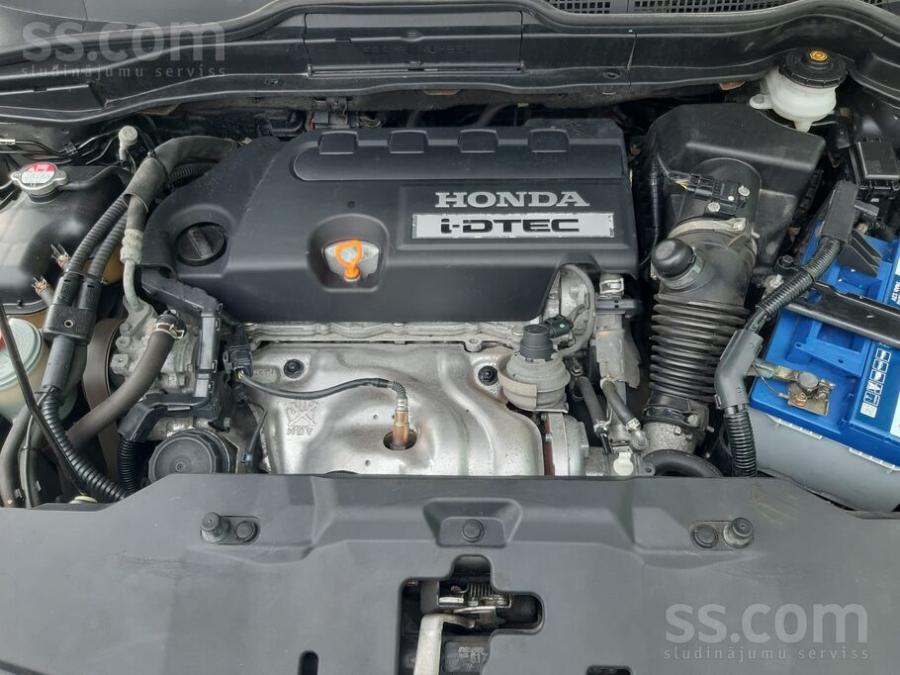 Grey Honda CR-V 2010 in Daugavpils, with an engine capacity of 2.20 L and mileage of 0 thousand km for 7450 €, photo 32 on AUTOMOTO.COM.LV