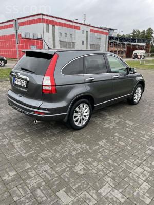 Grey Honda CR-V 2010 in Riga, with an engine capacity of 2.00 L and mileage of 314 thousand km for 3500 €, photo 4 on AUTOMOTO.COM.LV