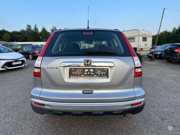 Grey Honda CR-V 2010 in Utena, with an engine capacity of 2.20 L and mileage of 233 thousand km for 6300 €, photo 3 on AUTOMOTO.COM.LV