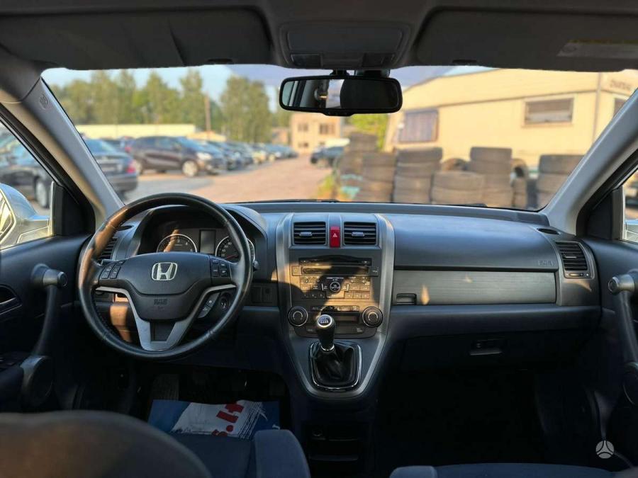 Grey Honda CR-V 2010 in Utena, with an engine capacity of 2.20 L and mileage of 233 thousand km for 6300 €, photo 13 on AUTOMOTO.COM.LV