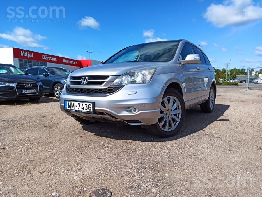 Grey Honda CR-V 2010 in Daugavpils, with an engine capacity of 2.20 L and mileage of 0 thousand km for 5980 €, photo 1 on AUTOMOTO.COM.LV