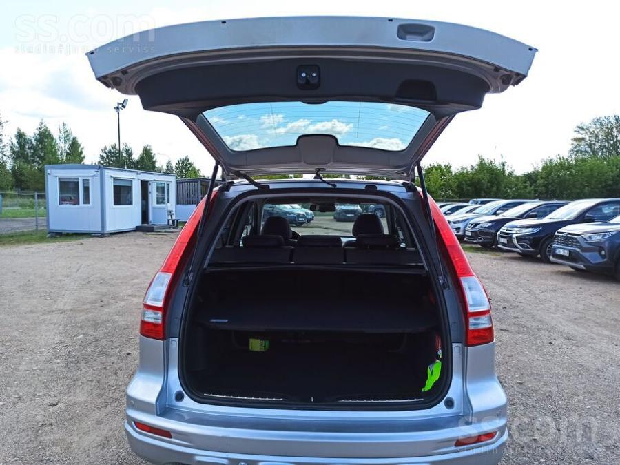 Grey Honda CR-V 2010 in Daugavpils, with an engine capacity of 2.20 L and mileage of 0 thousand km for 5980 €, photo 15 on AUTOMOTO.COM.LV