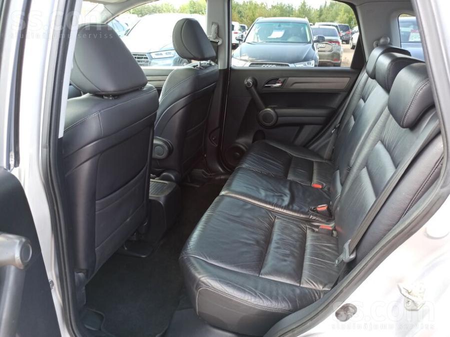 Grey Honda CR-V 2010 in Daugavpils, with an engine capacity of 2.20 L and mileage of 0 thousand km for 5980 €, photo 17 on AUTOMOTO.COM.LV