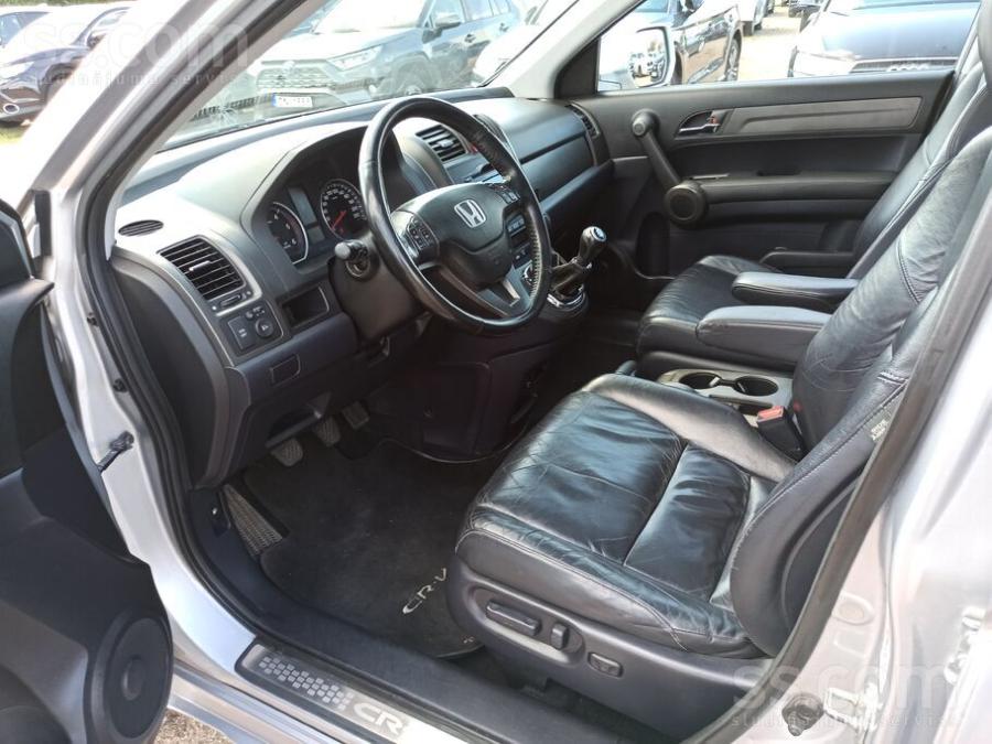 Grey Honda CR-V 2010 in Daugavpils, with an engine capacity of 2.20 L and mileage of 0 thousand km for 5980 €, photo 18 on AUTOMOTO.COM.LV