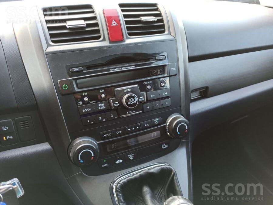 Grey Honda CR-V 2010 in Daugavpils, with an engine capacity of 2.20 L and mileage of 0 thousand km for 5980 €, photo 20 on AUTOMOTO.COM.LV