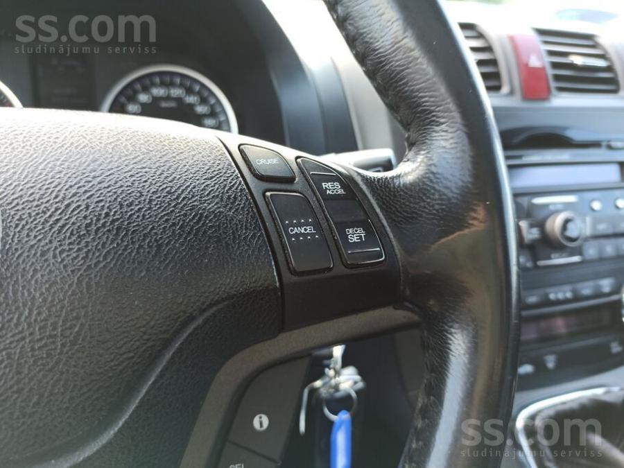 Grey Honda CR-V 2010 in Daugavpils, with an engine capacity of 2.20 L and mileage of 0 thousand km for 5980 €, photo 23 on AUTOMOTO.COM.LV