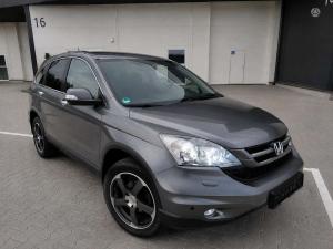 Grey Honda CR-V 2010 in Vilnius, with an engine capacity of 2.20 L and mileage of 302 thousand km for 6950 €, photo 4 on AUTOMOTO.COM.LV