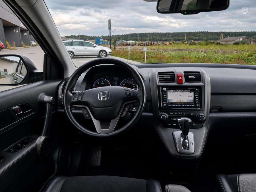 Grey Honda CR-V 2010 in Vilnius, with an engine capacity of 2.20 L and mileage of 302 thousand km for 6950 €, photo 10 on AUTOMOTO.COM.LV