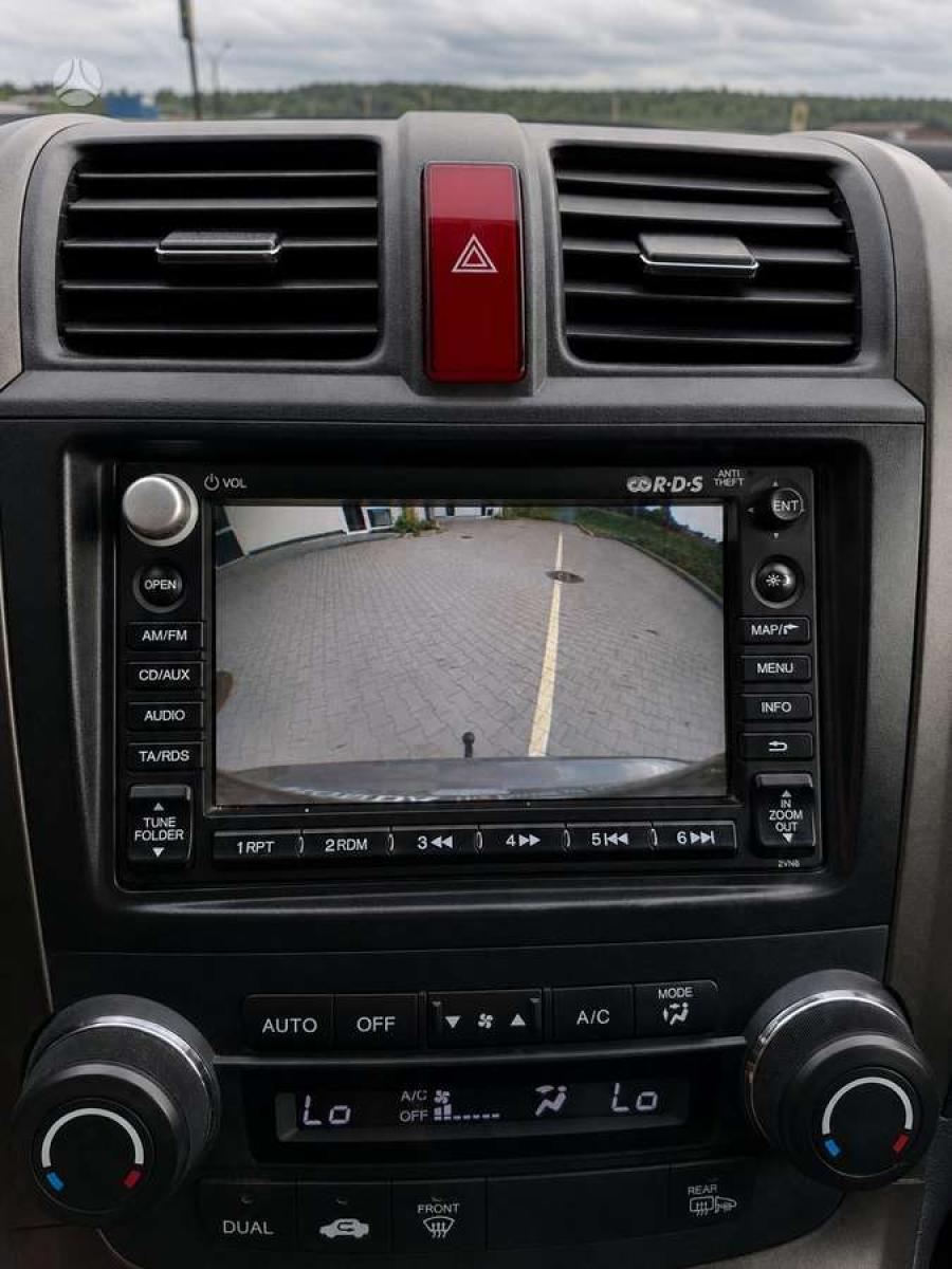 Grey Honda CR-V 2010 in Vilnius, with an engine capacity of 2.20 L and mileage of 302 thousand km for 6950 €, photo 14 on AUTOMOTO.COM.LV