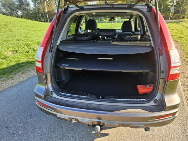Grey Honda CR-V 2010 in Riga, with an engine capacity of 2.20 L and mileage of 363 thousand km for 4950 €, photo 8 on AUTOMOTO.COM.LV