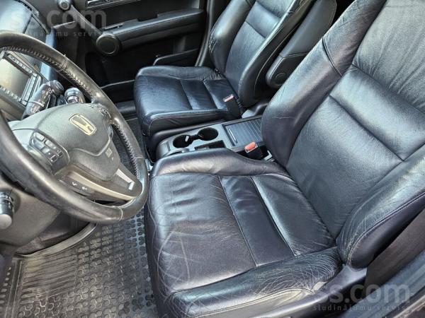 Grey Honda CR-V 2010 in Riga, with an engine capacity of 2.20 L and mileage of 363 thousand km for 4950 €, photo 10 on AUTOMOTO.COM.LV