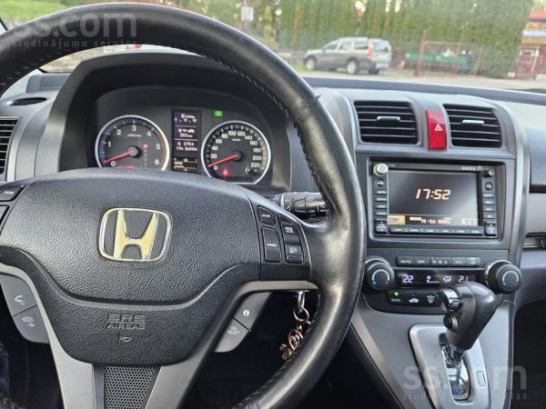 Grey Honda CR-V 2010 in Riga, with an engine capacity of 2.20 L and mileage of 363 thousand km for 4950 €, photo 11 on AUTOMOTO.COM.LV