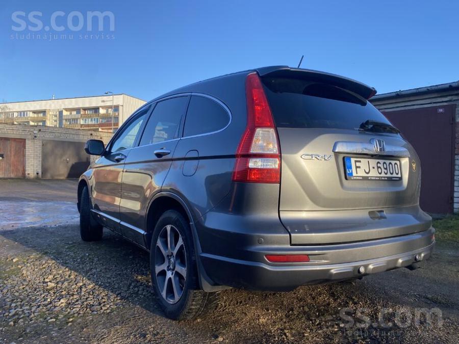 Pelēks Honda CR-V 2011 Rīga, ar dzinēja tilpumu 2.20 L un nobraukumu 176 tūkst. km par 9500 €, foto 4 vietnē AUTOMOTO.COM.LV