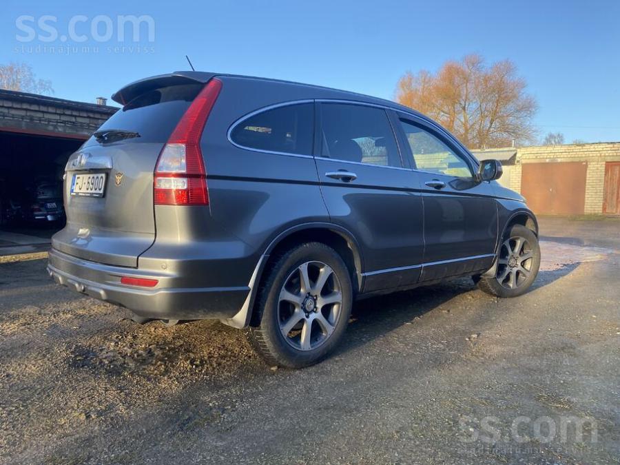 Pelēks Honda CR-V 2011 Rīga, ar dzinēja tilpumu 2.20 L un nobraukumu 176 tūkst. km par 9200 €, foto 3 vietnē AUTOMOTO.COM.LV