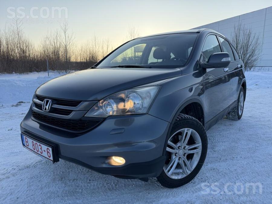 Grey Honda CR-V 2011 in Daugavpils, with an engine capacity of 2.20 L and mileage of 0 thousand km for 7900 €, photo 1 on AUTOMOTO.COM.LV