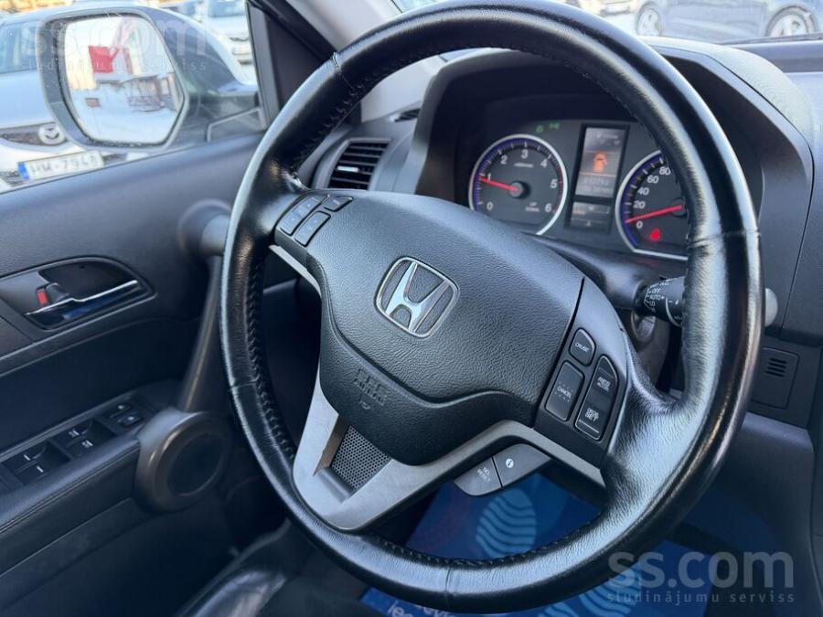 Grey Honda CR-V 2011 in Daugavpils, with an engine capacity of 2.20 L and mileage of 0 thousand km for 7900 €, photo 21 on AUTOMOTO.COM.LV
