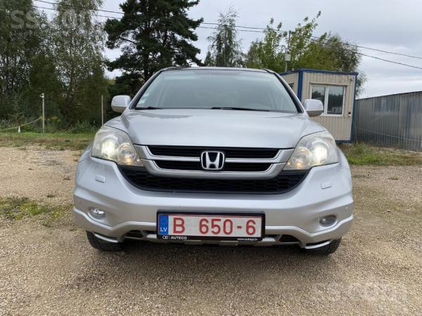 Grey Honda CR-V 2011 in Riga, with an engine capacity of 2.20 L and mileage of 0 thousand km for 7899 €, photo 2 on AUTOMOTO.COM.LV