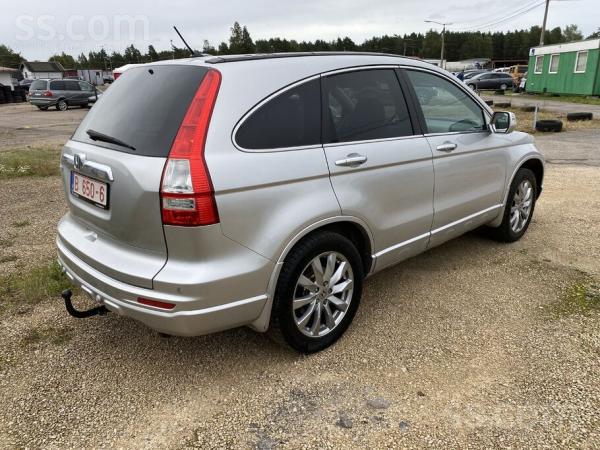 Grey Honda CR-V 2011 in Riga, with an engine capacity of 2.20 L and mileage of 0 thousand km for 7899 €, photo 5 on AUTOMOTO.COM.LV