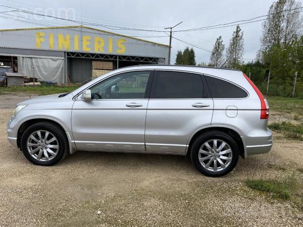 Grey Honda CR-V 2011 in Riga, with an engine capacity of 2.20 L and mileage of 0 thousand km for 7899 €, photo 8 on AUTOMOTO.COM.LV