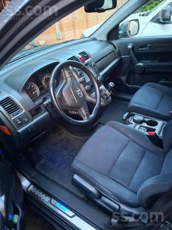 Pelēks Honda CR-V 2011 Rīga, ar dzinēja tilpumu 2.00 L un nobraukumu 243 tūkst. km par 6300 €, foto 6 vietnē AUTOMOTO.COM.LV