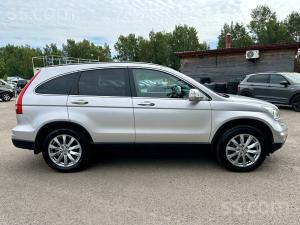Pelēks Honda CR-V 2011 Rīga, ar dzinēja tilpumu 2.20 L un nobraukumu 0 tūkst. km par 7550 €, foto 8 vietnē AUTOMOTO.COM.LV