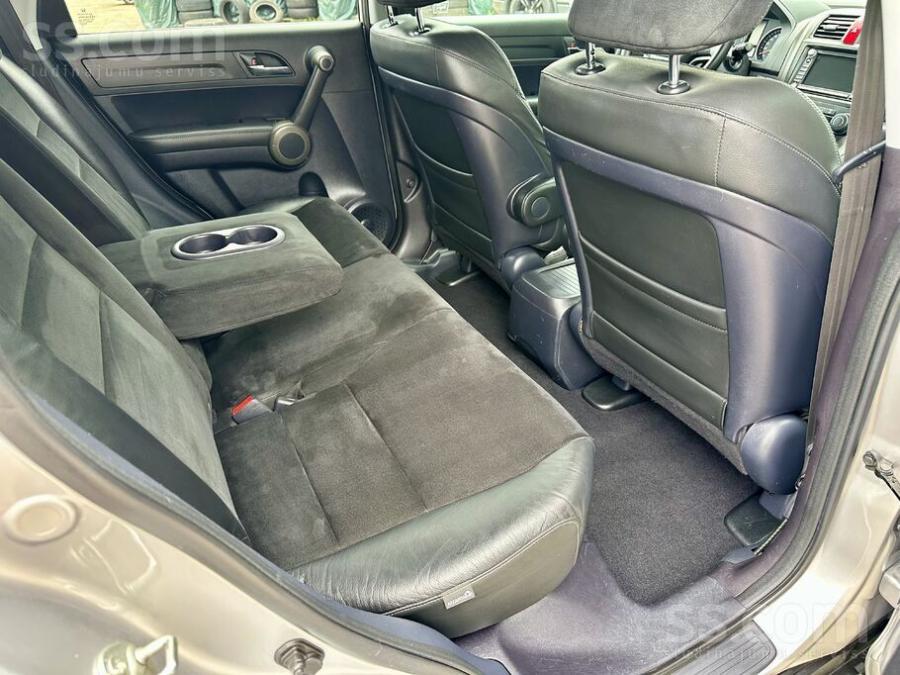 Pelēks Honda CR-V 2011 Rīga, ar dzinēja tilpumu 2.20 L un nobraukumu 0 tūkst. km par 7550 €, foto 17 vietnē AUTOMOTO.COM.LV