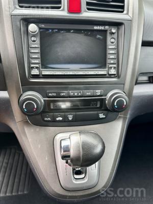 Pelēks Honda CR-V 2011 Rīga, ar dzinēja tilpumu 2.20 L un nobraukumu 0 tūkst. km par 7550 €, foto 24 vietnē AUTOMOTO.COM.LV