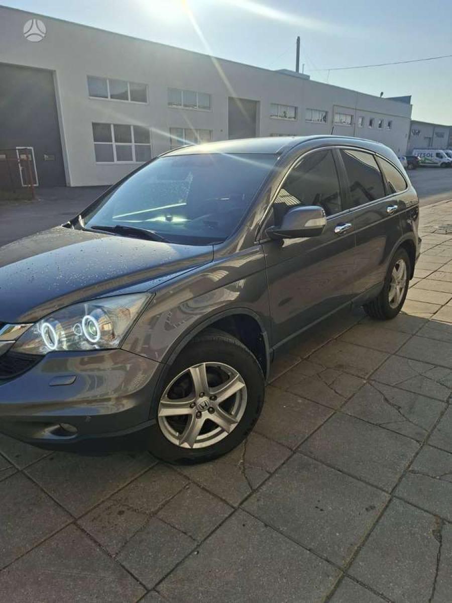 Pelēks Honda CR-V 2011 Šauļi, ar dzinēja tilpumu 2.20 L un nobraukumu 354 tūkst. km par 5750 €, foto 3 vietnē AUTOMOTO.COM.LV