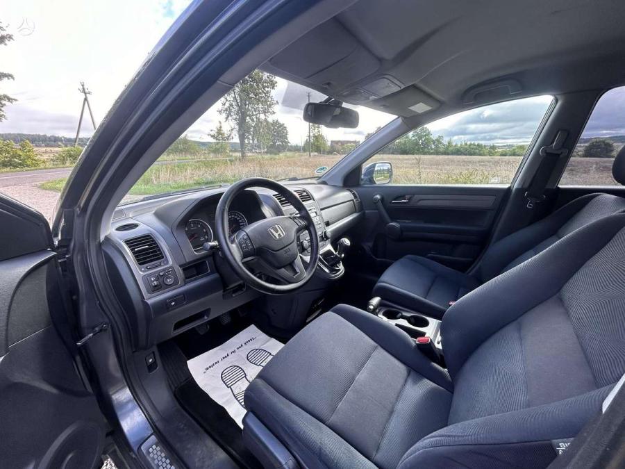 Grey Honda CR-V 2011 in Kaisiadorys, with an engine capacity of 2.20 L and mileage of 235 thousand km for 6490 €, photo 14 on AUTOMOTO.COM.LV